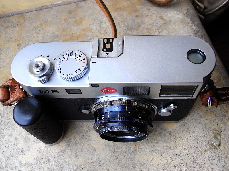 レンズ構成：4群6枚